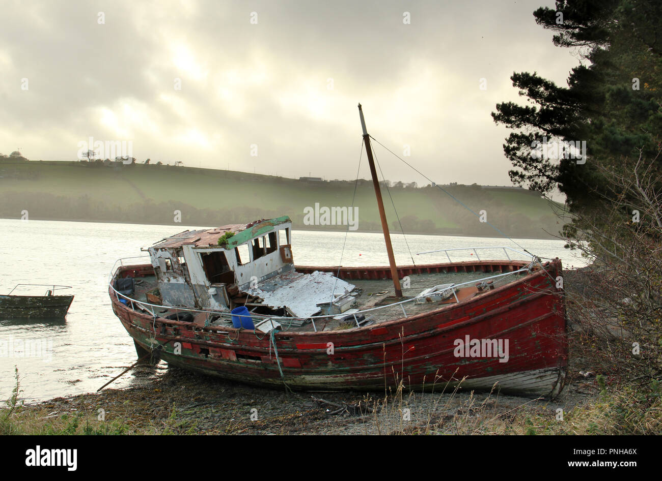 Timbers of ship wreck hi-res stock photography and images - Alamy