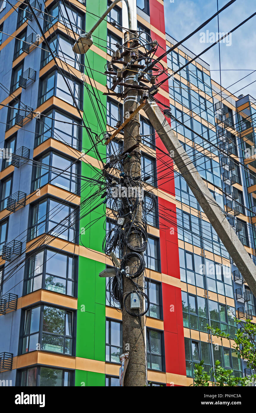 City connected with wires hi-res stock photography and images - Alamy