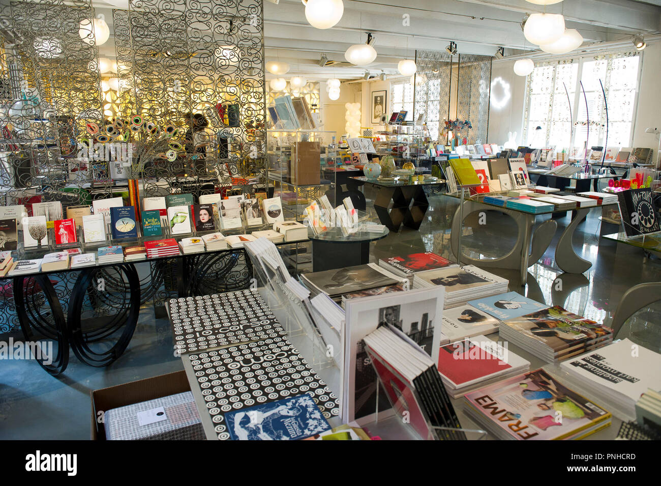 10 corso como, milan hi-res stock photography and images - Alamy