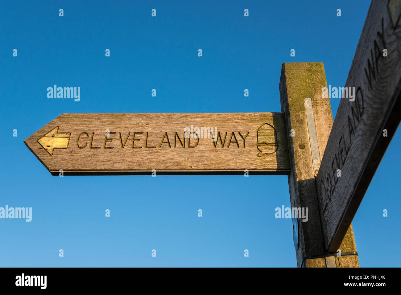 Coastal path footpath sign hi-res stock photography and images - Alamy