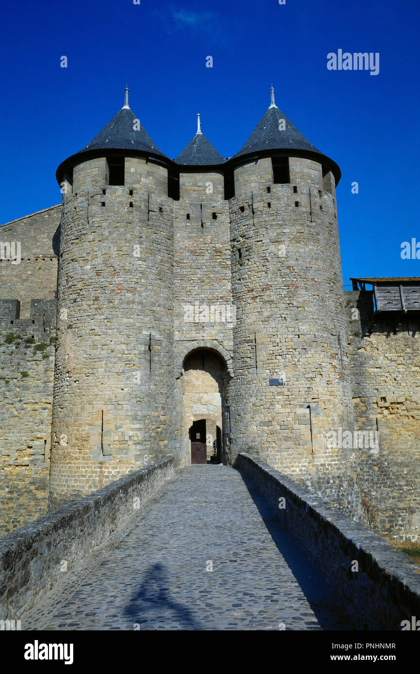 King cone castle hi-res stock photography and images - Alamy