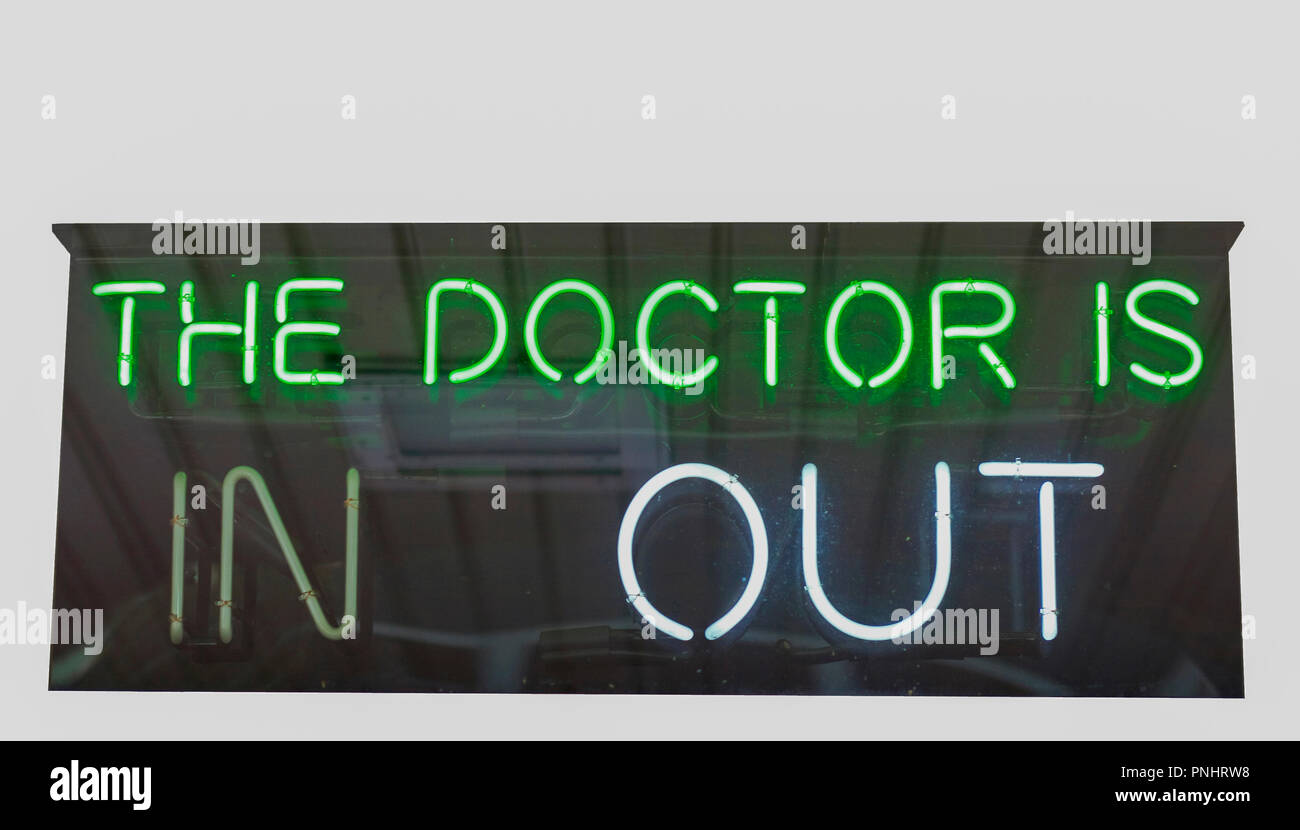 Urgent care sign hi-res stock photography and images - Alamy