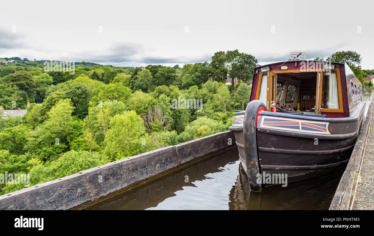 Llangollen Aqueduct in Wales, UK Stock Photo - Alamy