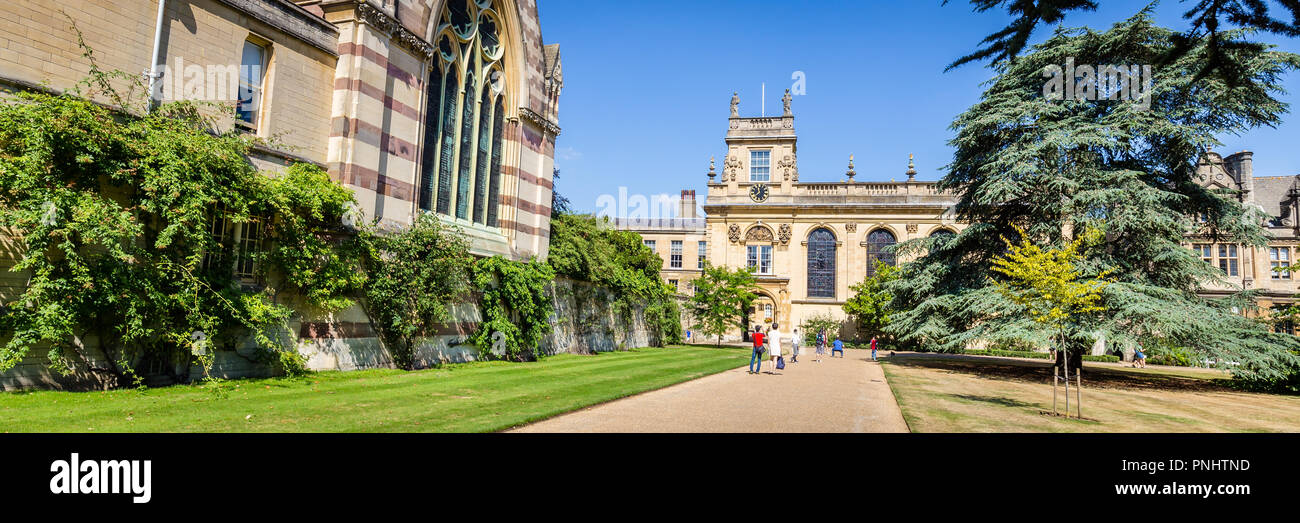Trinity college oxford library hi-res stock photography and images - Alamy