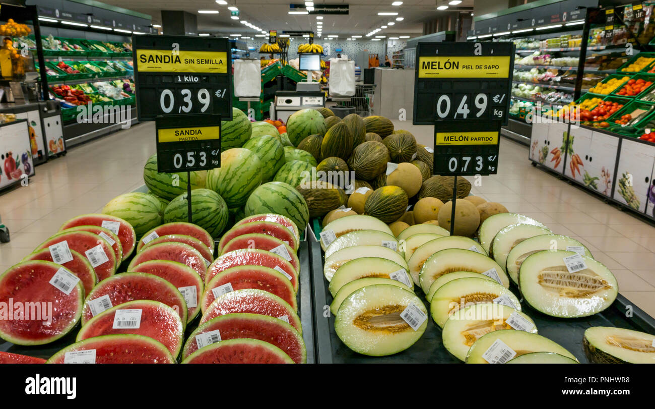 Supermarket Vegetable Aisle High Resolution Stock Photography and ...
