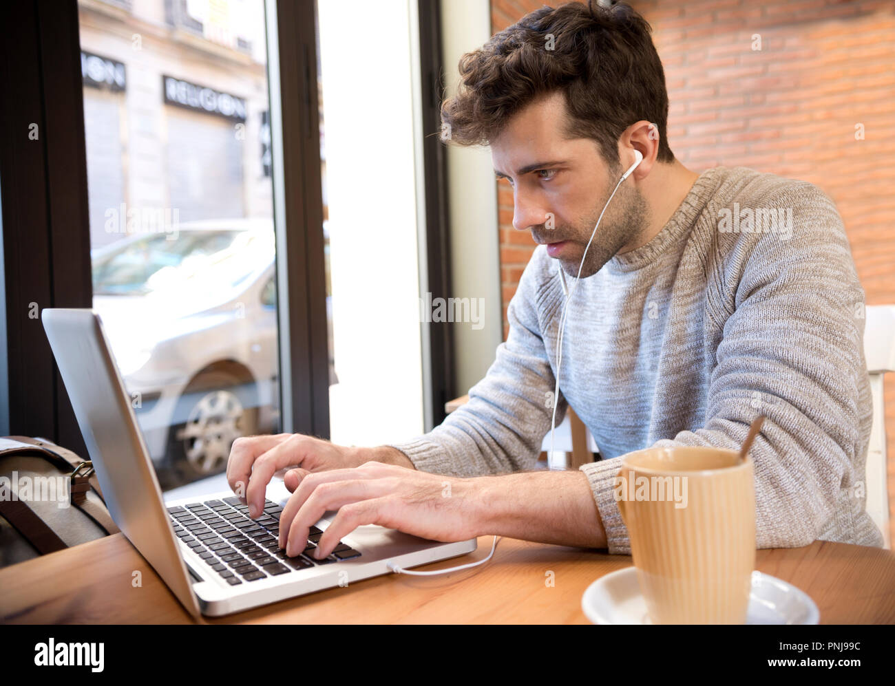 Listen connected hi-res stock photography and images - Alamy