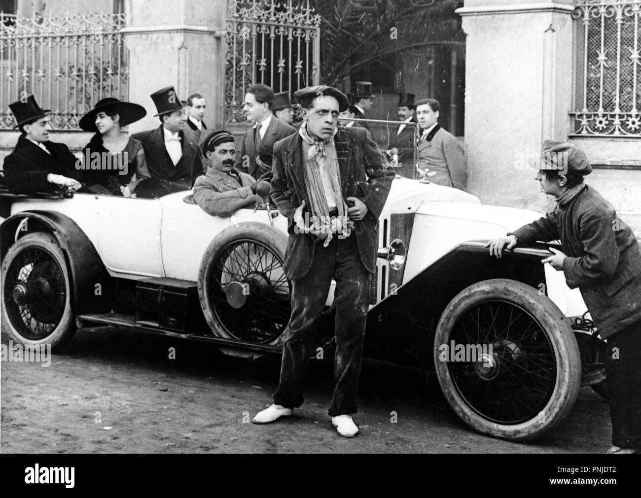 The year 1917 hi-res stock photography and images - Alamy