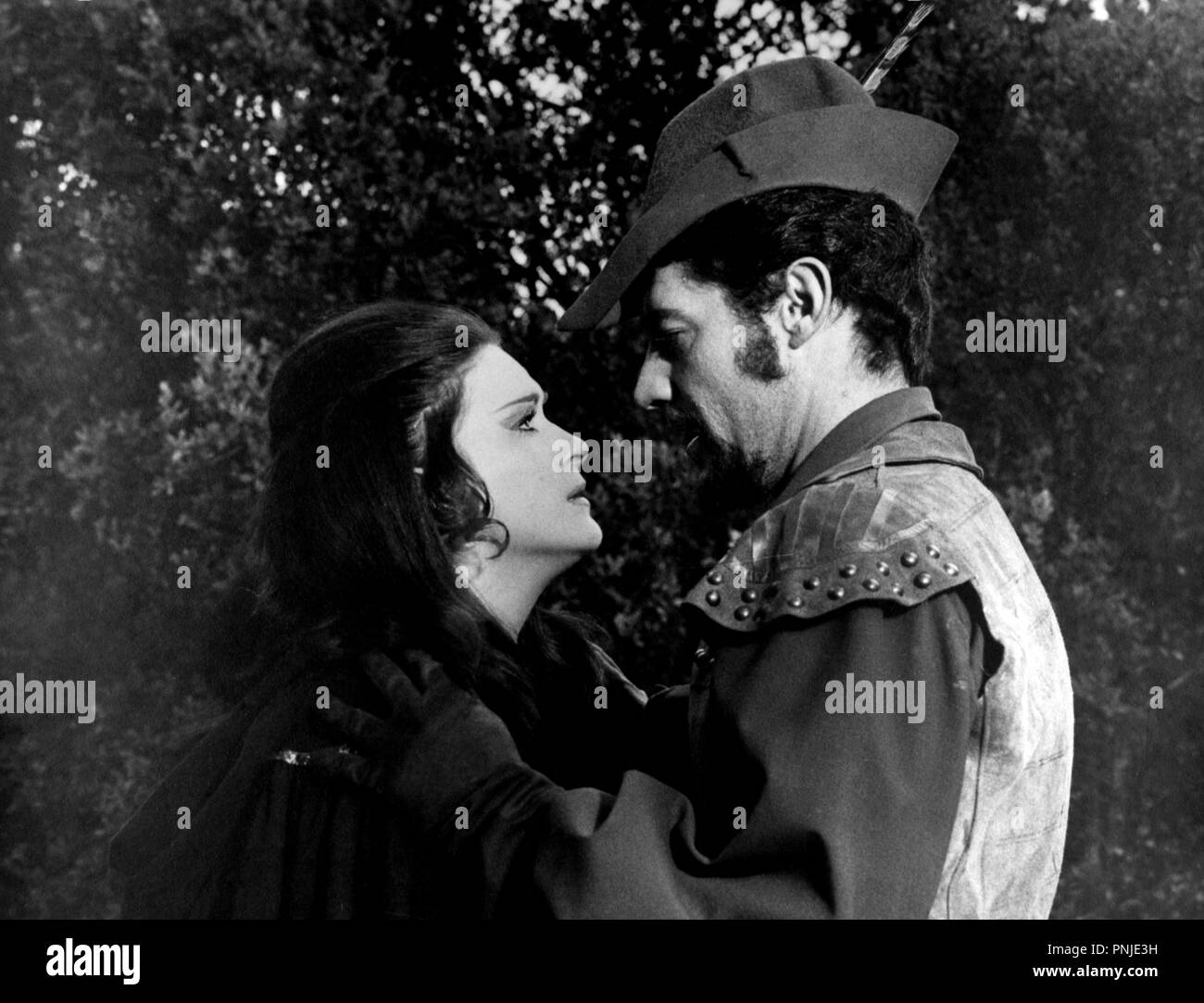 Original film title: ROBIN HOOD, L'INVINCIBILE ARCIERE. English title ...