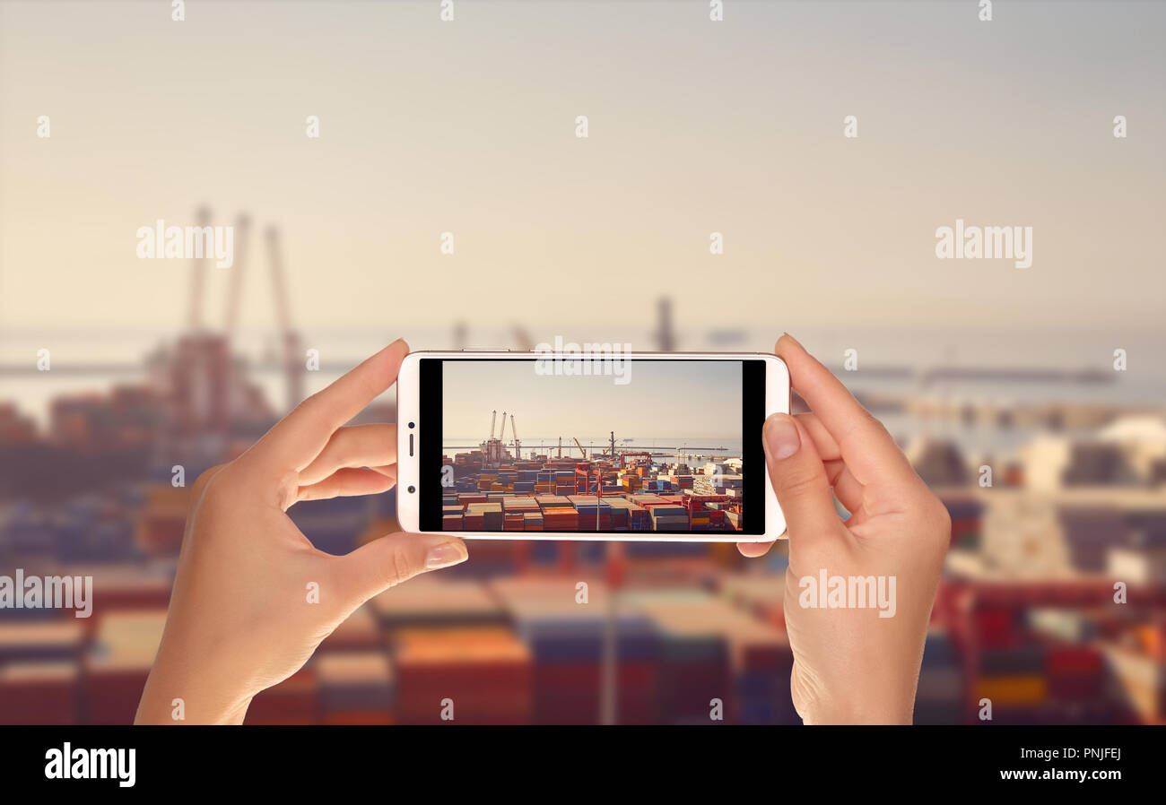 Mobile crane dock hi-res stock photography and images - Alamy