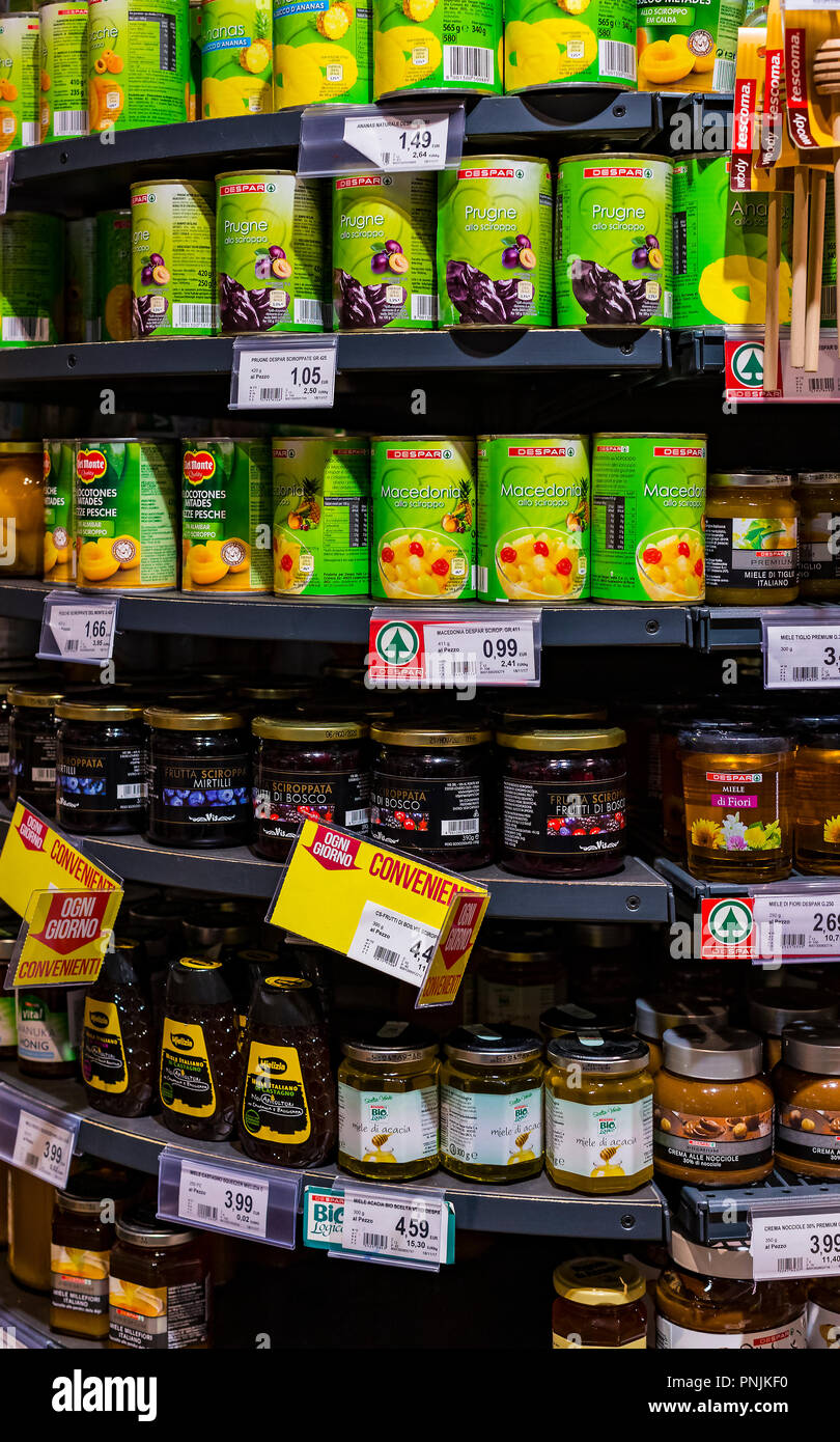 Alcohol spar supermarket hi-res stock photography and images - Alamy