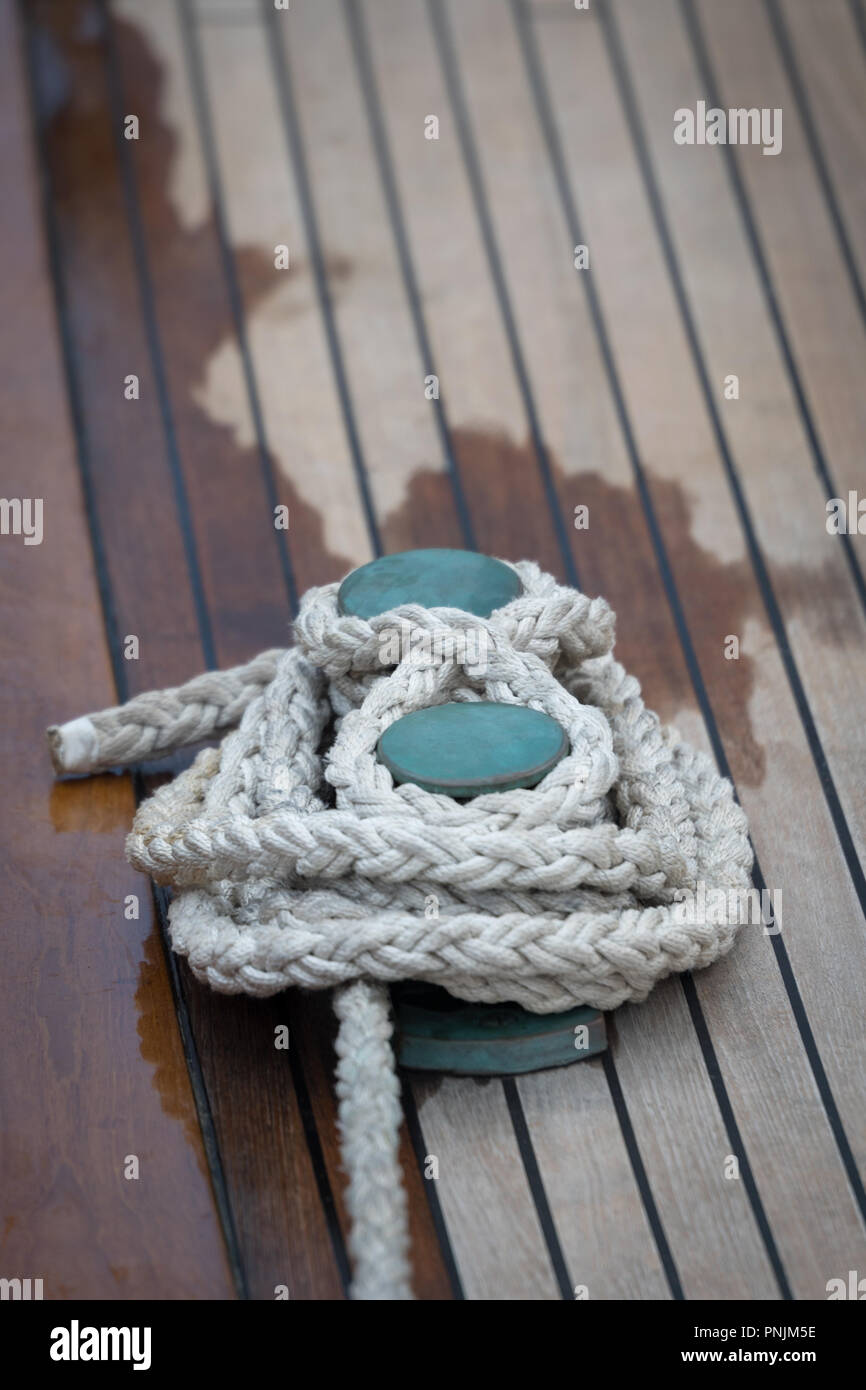Nautical rope one long hi-res stock photography and images - Alamy