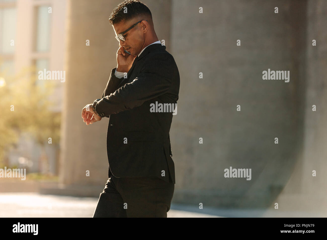 Going to loo man hi-res stock photography and images - Alamy