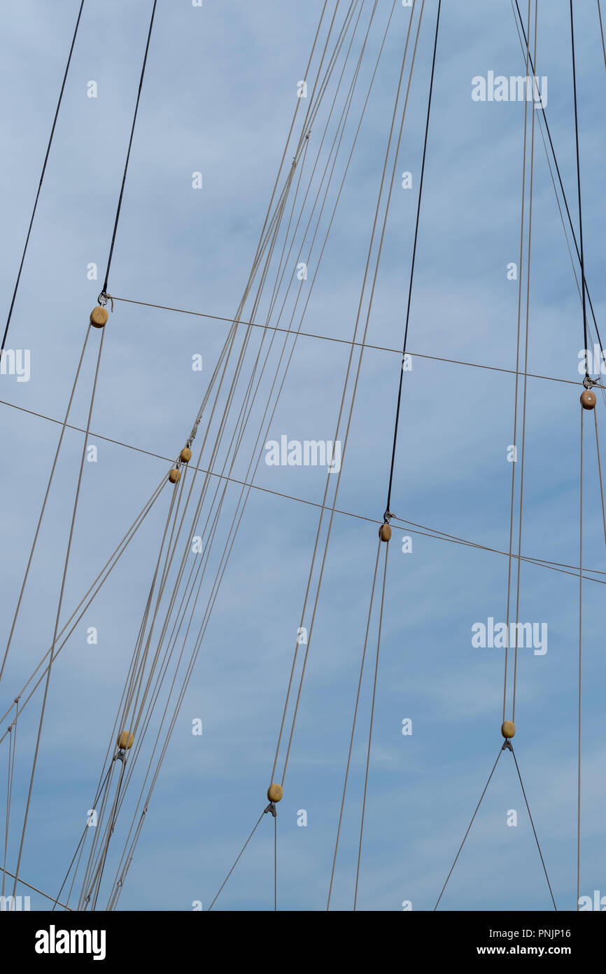 Pulleys of sailing ship hi-res stock photography and images - Alamy