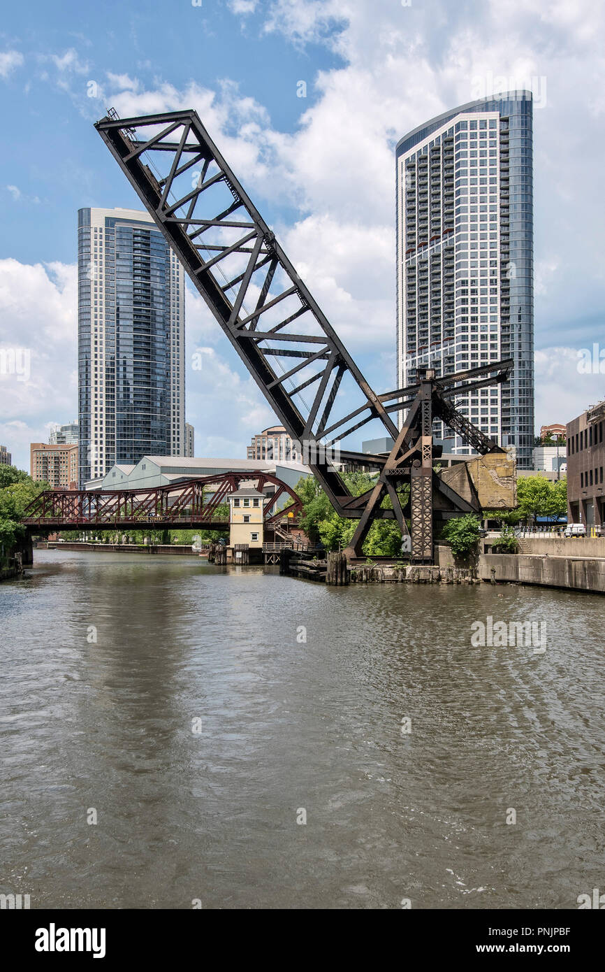 Old Chicago & Northwestern Railway Bridge over the Chicago River ...