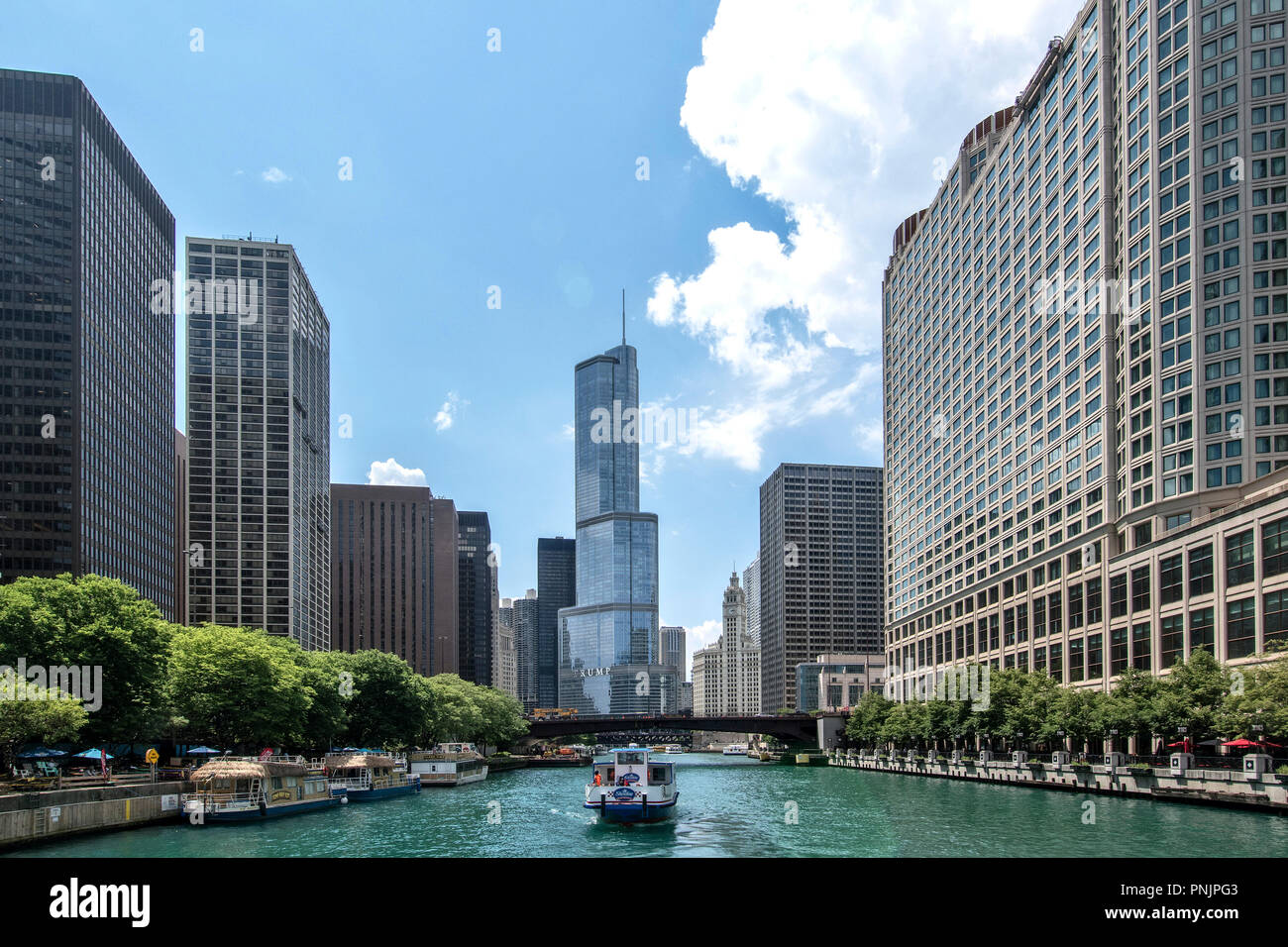 View from a boat on the Chicago River with Trump International Hotel ...