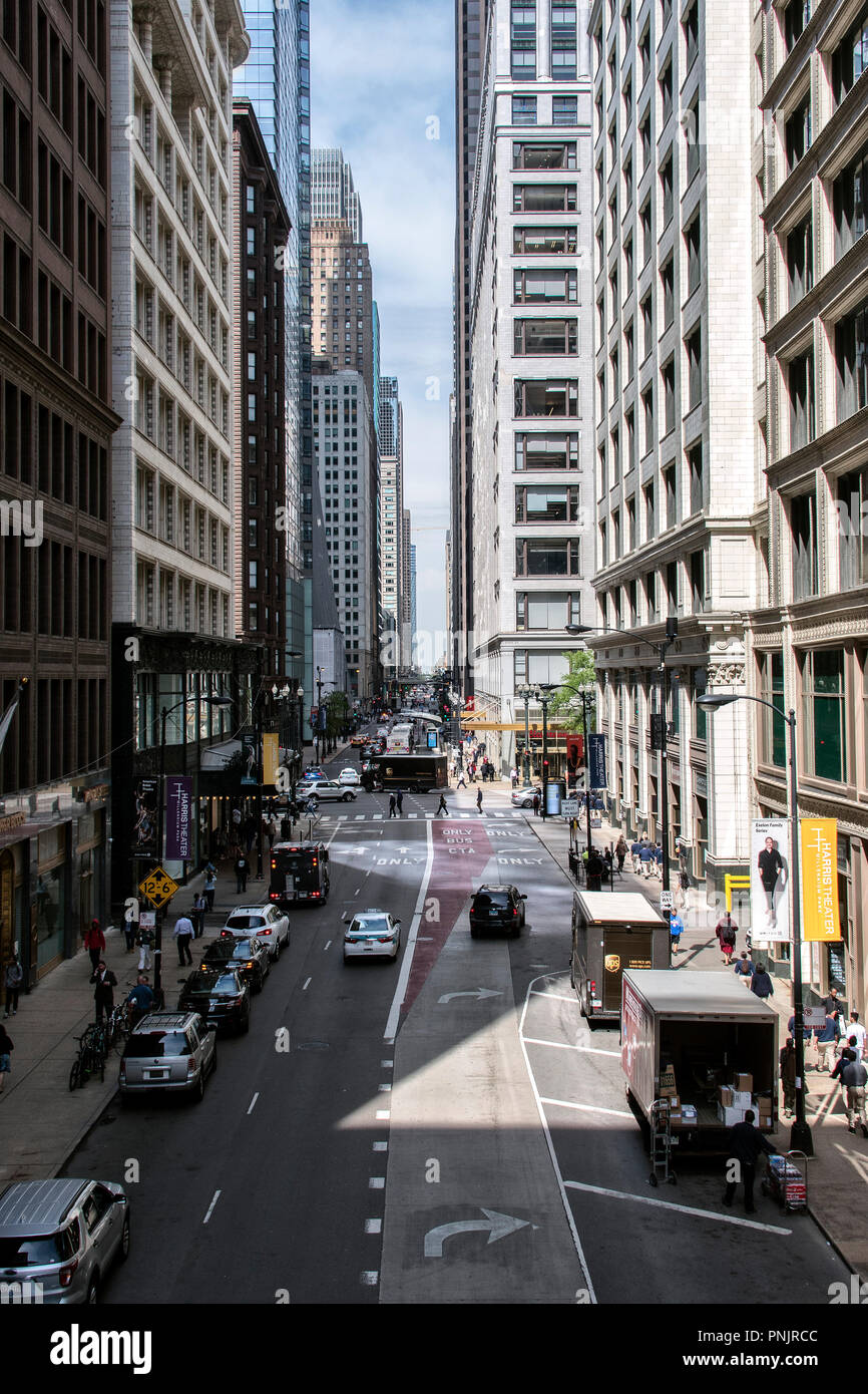Madison street chicago hi-res stock photography and images - Alamy