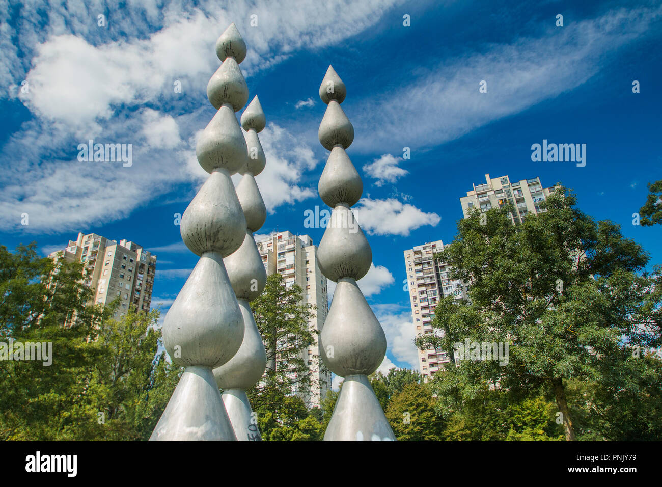 Sculpture tower empty hi-res stock photography and images - Alamy