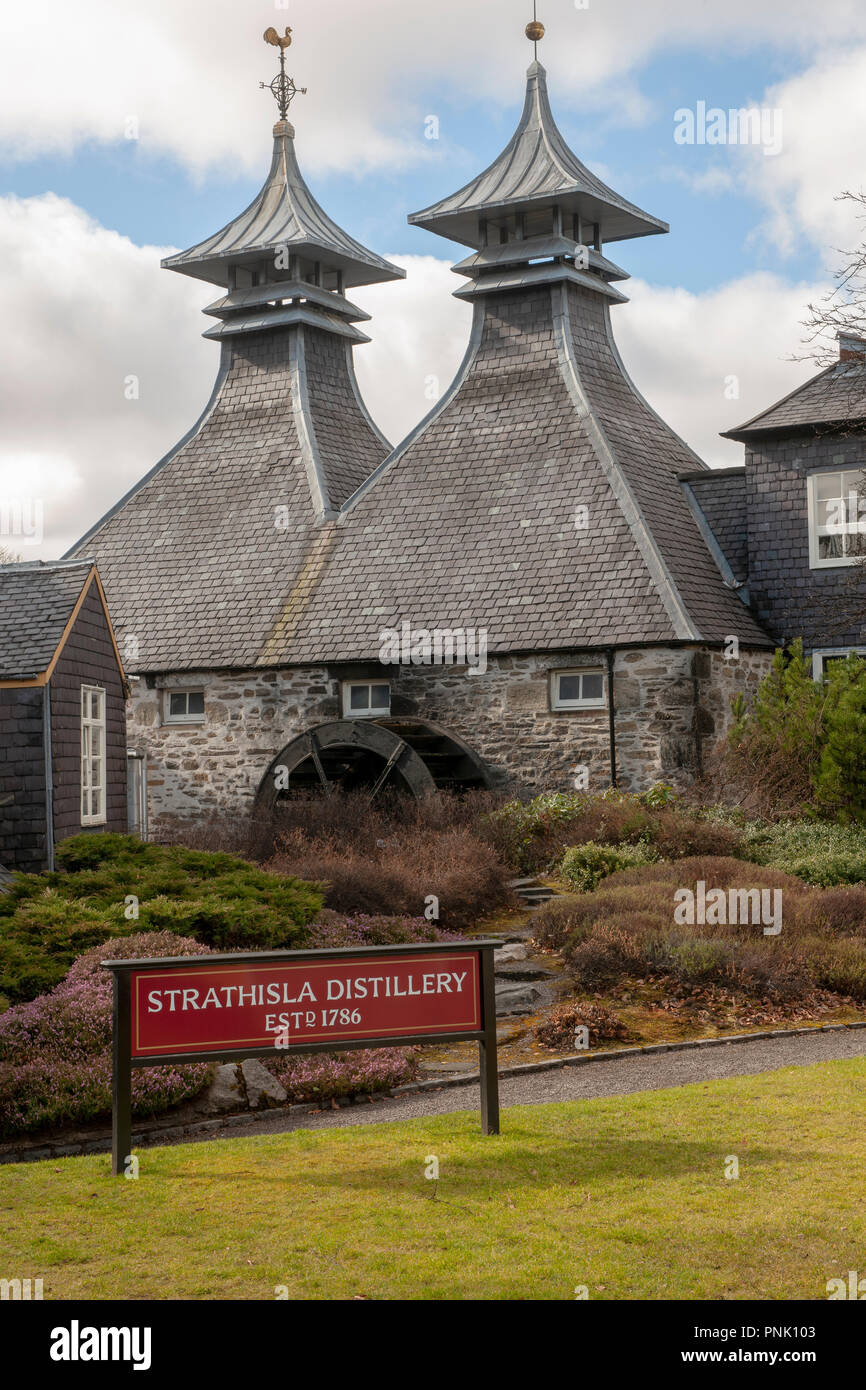 Strathisla distillery keith moray scotland hi-res stock photography and ...