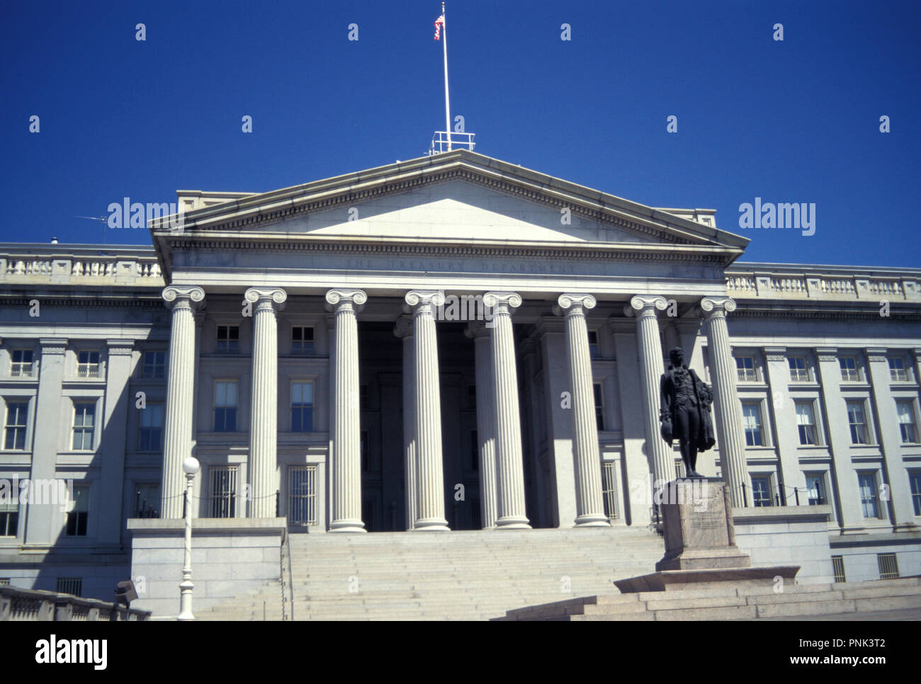 Treasury building hamilton statue hi-res stock photography and images ...