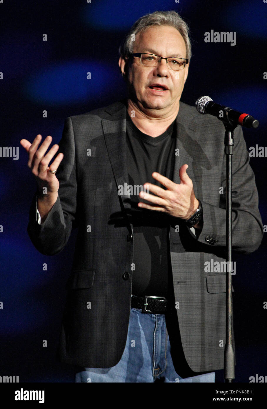 Lewis black comedian hi-res stock photography and images - Alamy