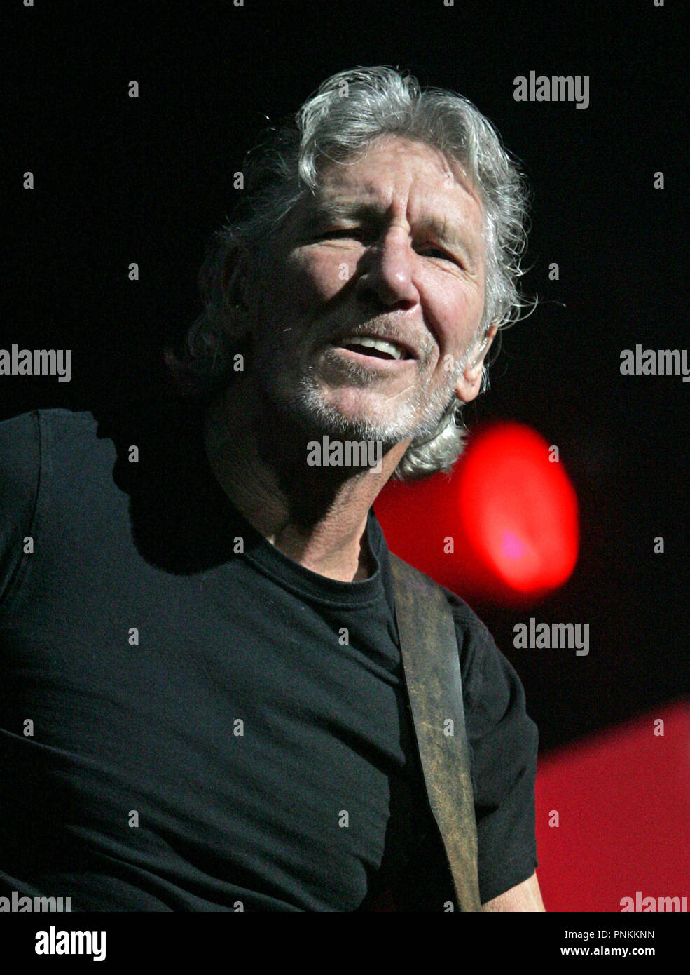 Pink floyd the wall album hi-res stock photography and images - Alamy