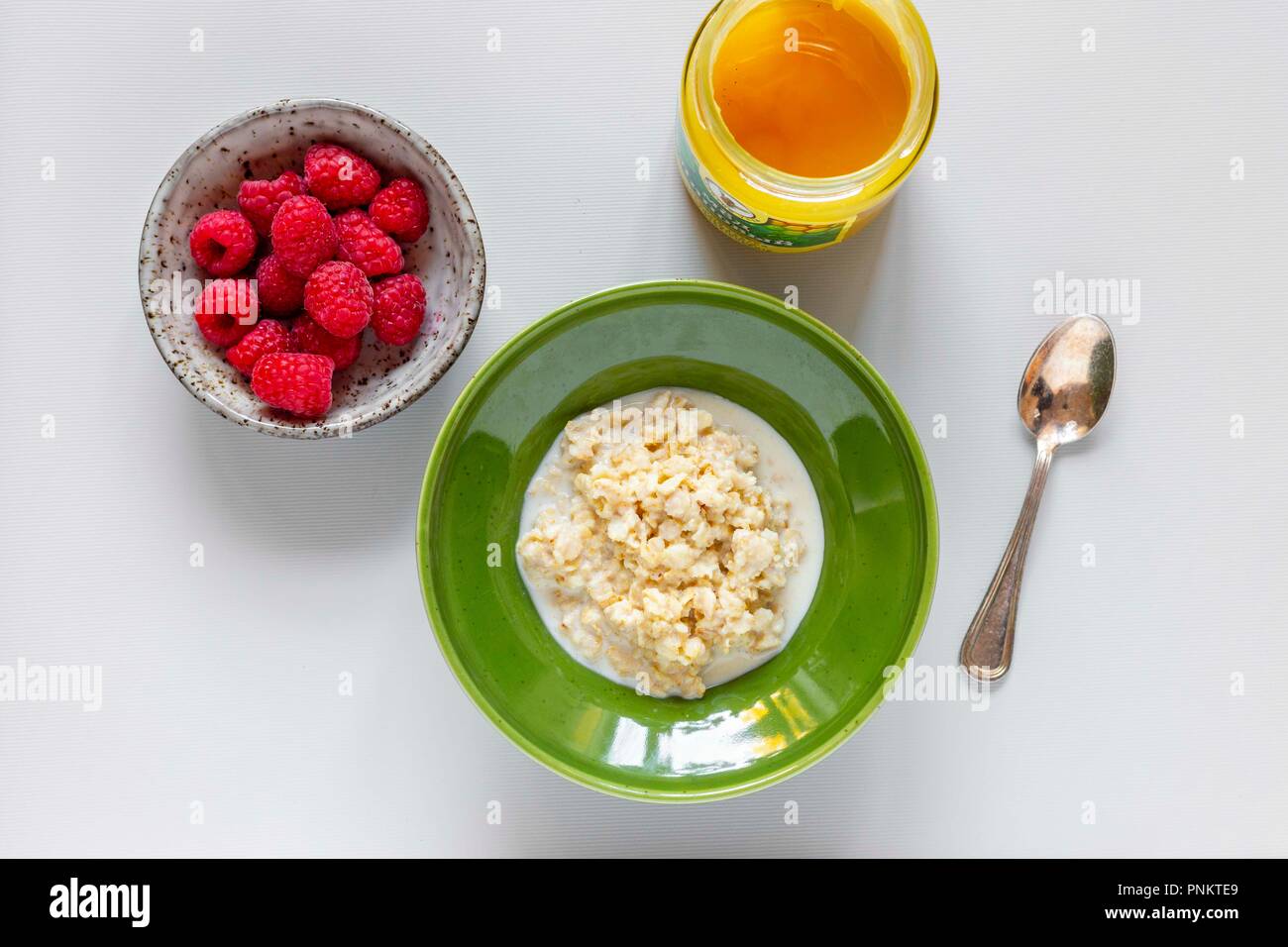 Porridge porridge hi-res stock photography and images - Alamy