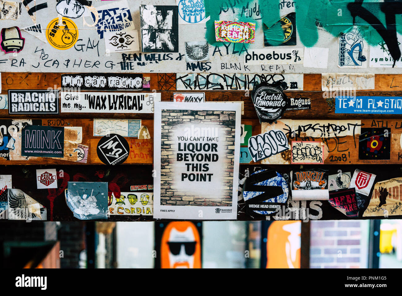 Graffiti warning sign hi-res stock photography and images - Alamy