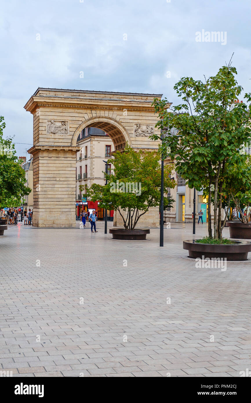 DIJON, FRANCE - AUGUST 10, 2017: Darcy square and the arch of Port ...