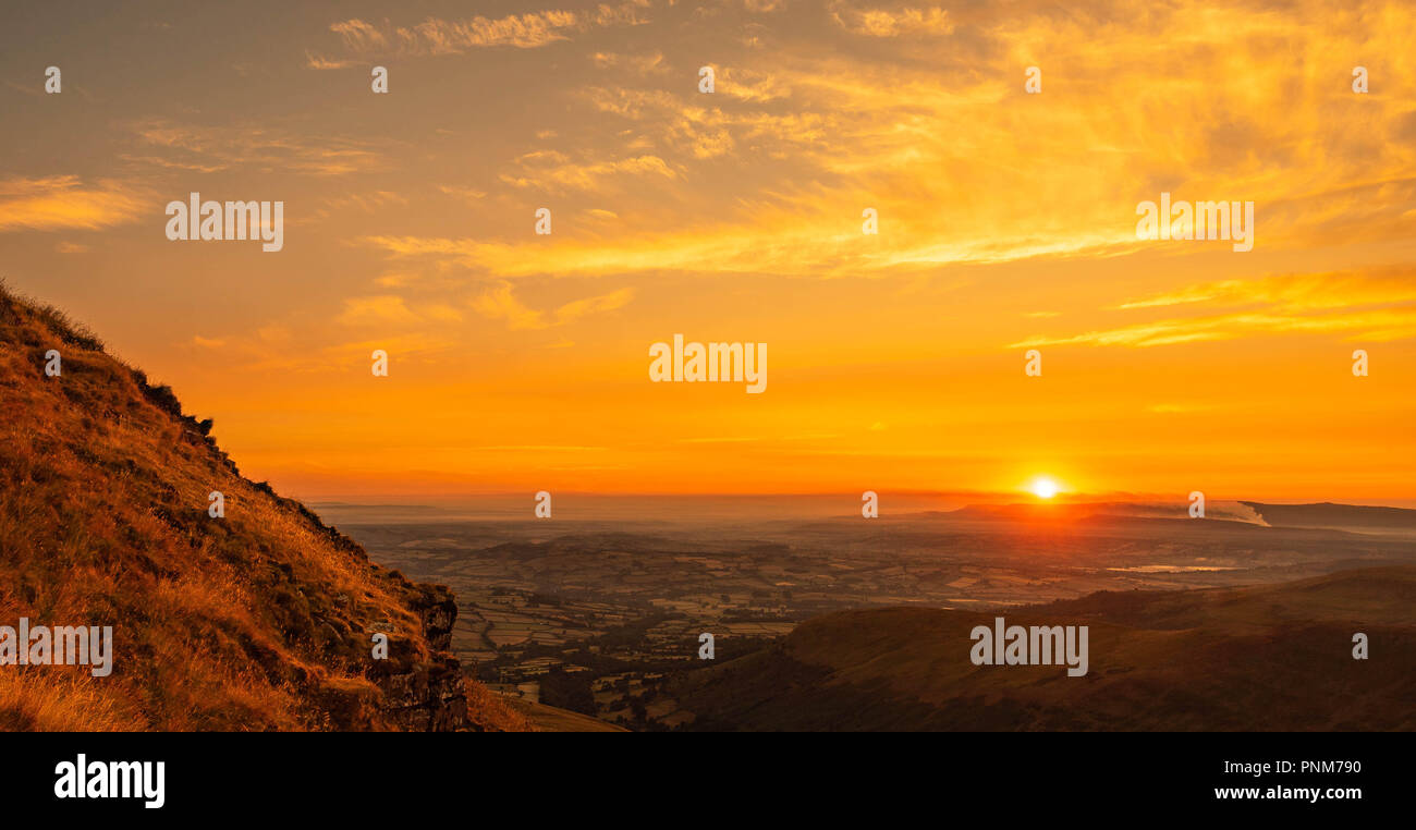 SUNRISE FROM CRIBYN Stock Photo - Alamy