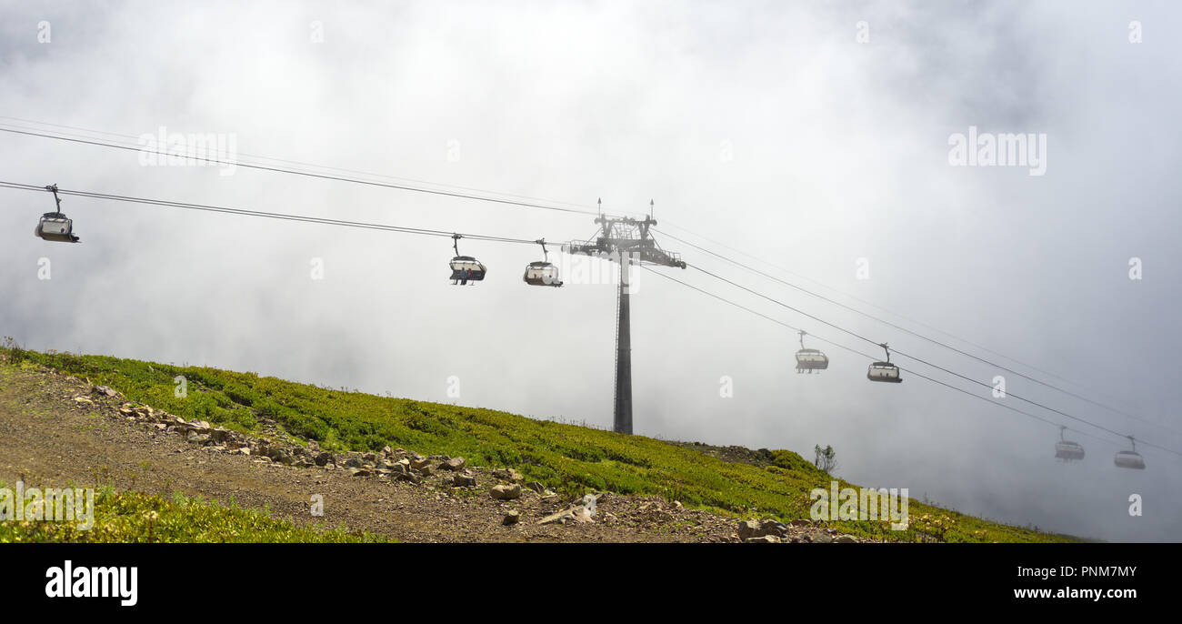 Cableway cabin hi-res stock photography and images - Alamy