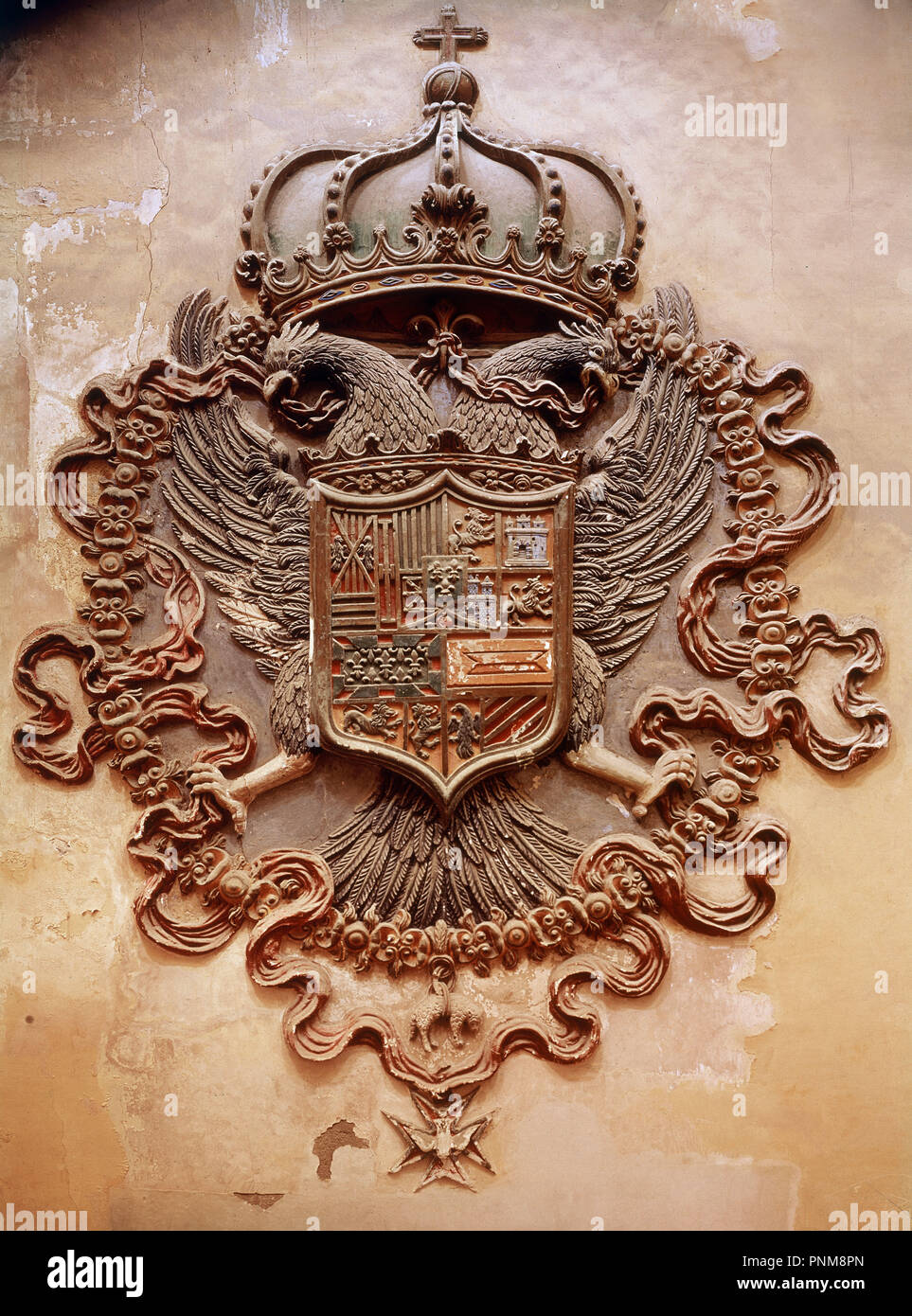 ESCUDO IMPERIAL DE CARLOS V - SIGLO XVI. Location: COLEGIO IMPERIAL Y ...