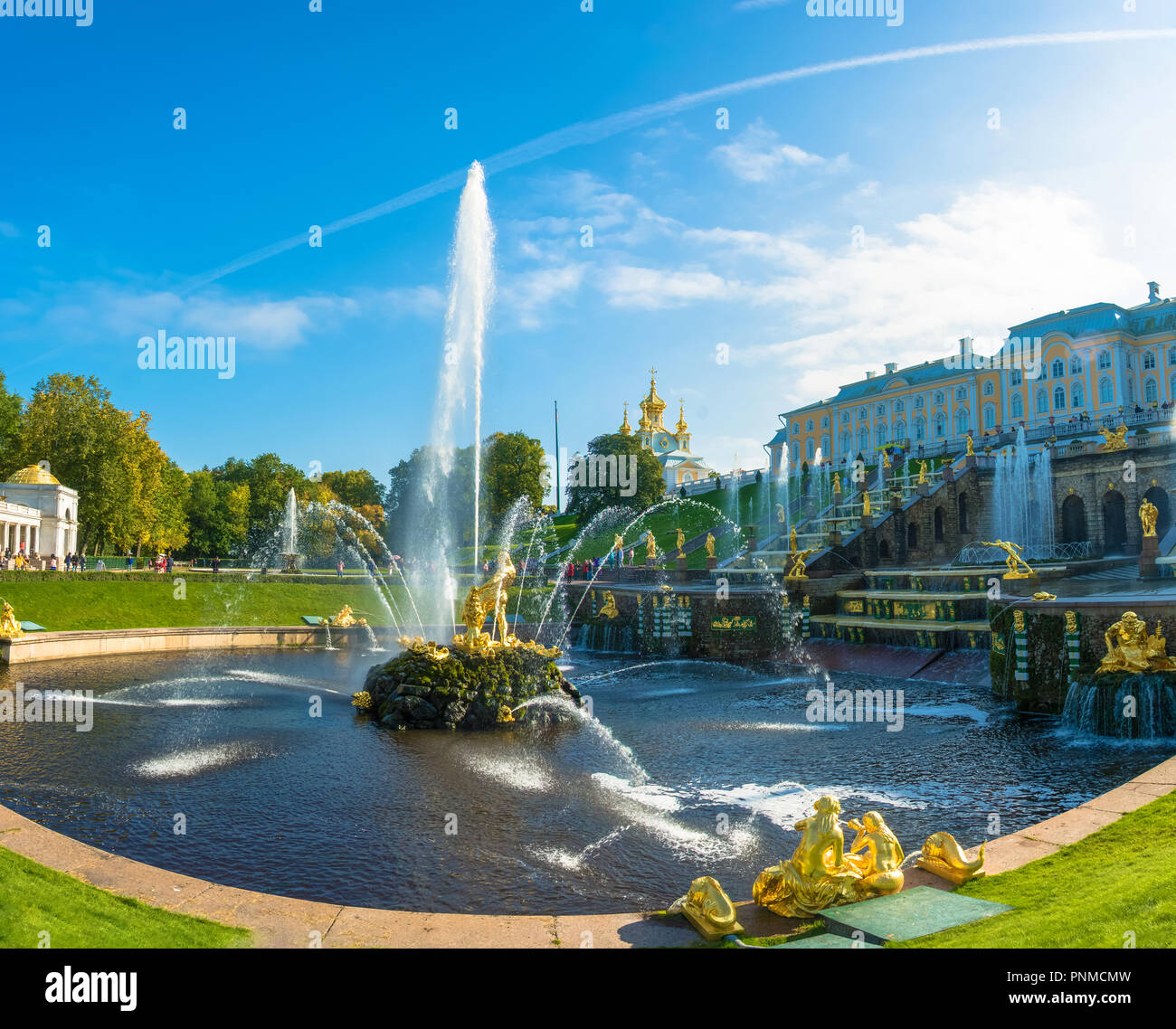 Peterhof, Russia – September 28, 2017: the Samson Fountain in autumn ...