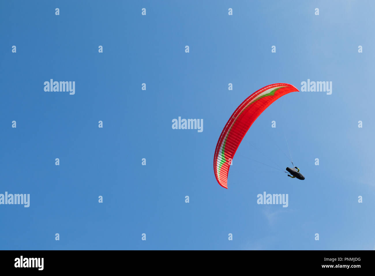 Paraglidingactive hi-res stock photography and images - Alamy