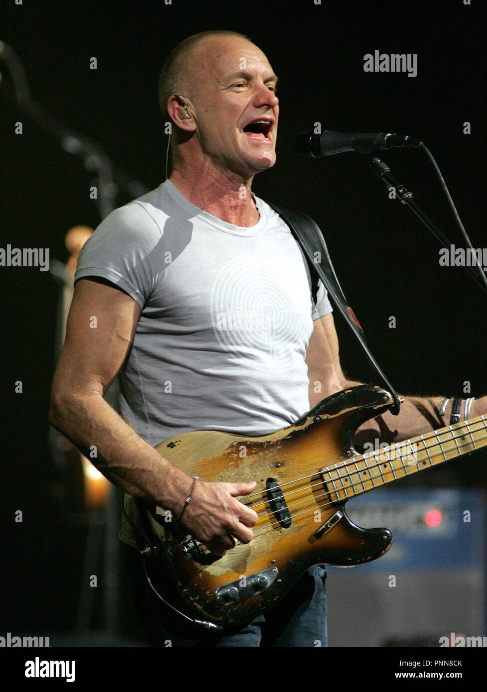 Singer sting on the beach hi-res stock photography and images - Alamy