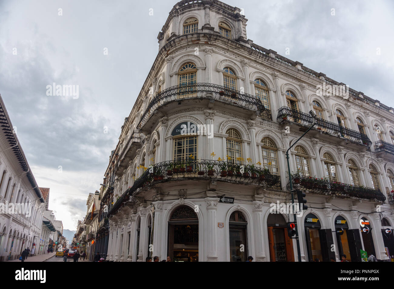 Ecuador colonial house hi-res stock photography and images - Alamy
