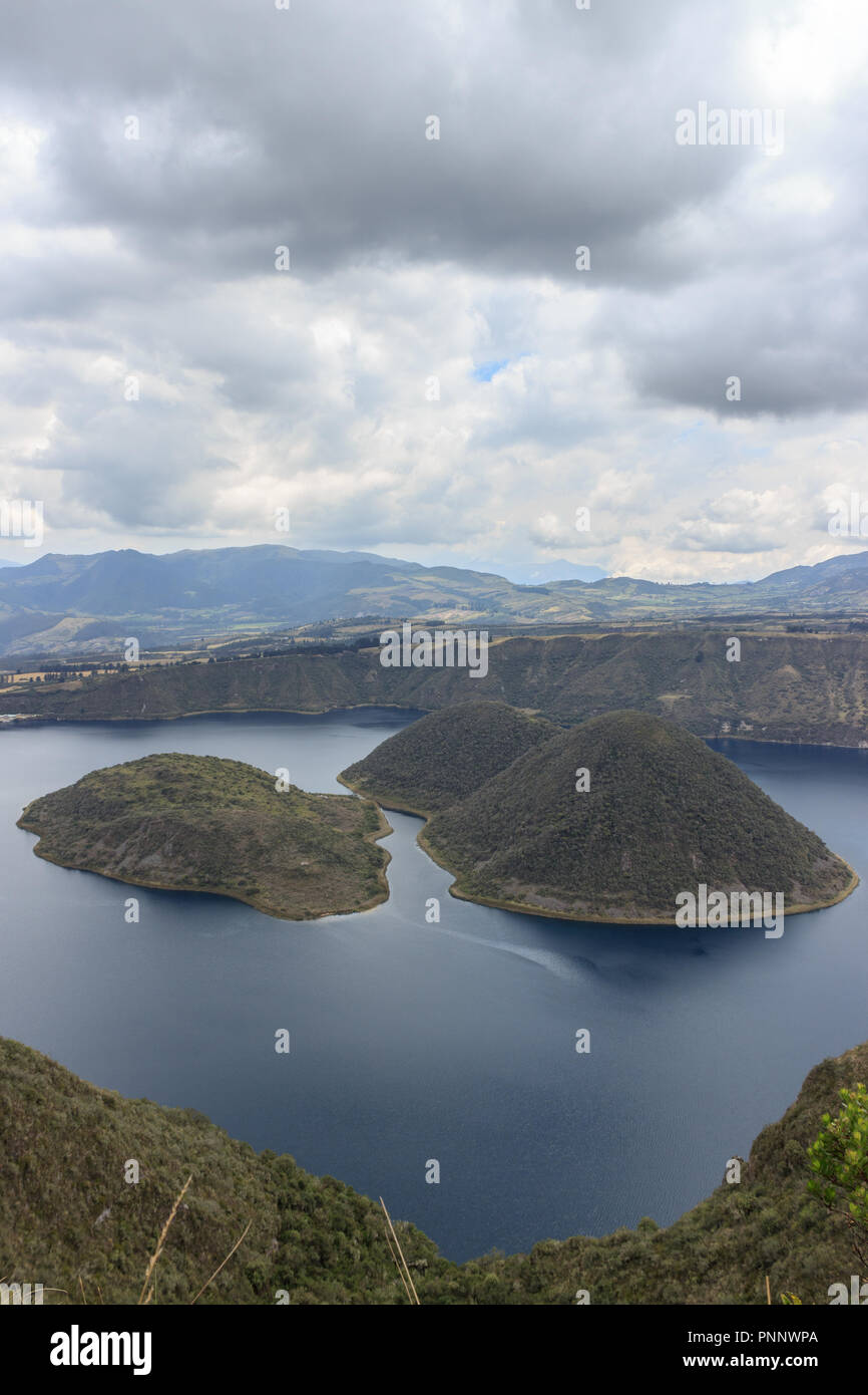 Vulcano cotacachi hi-res stock photography and images - Alamy