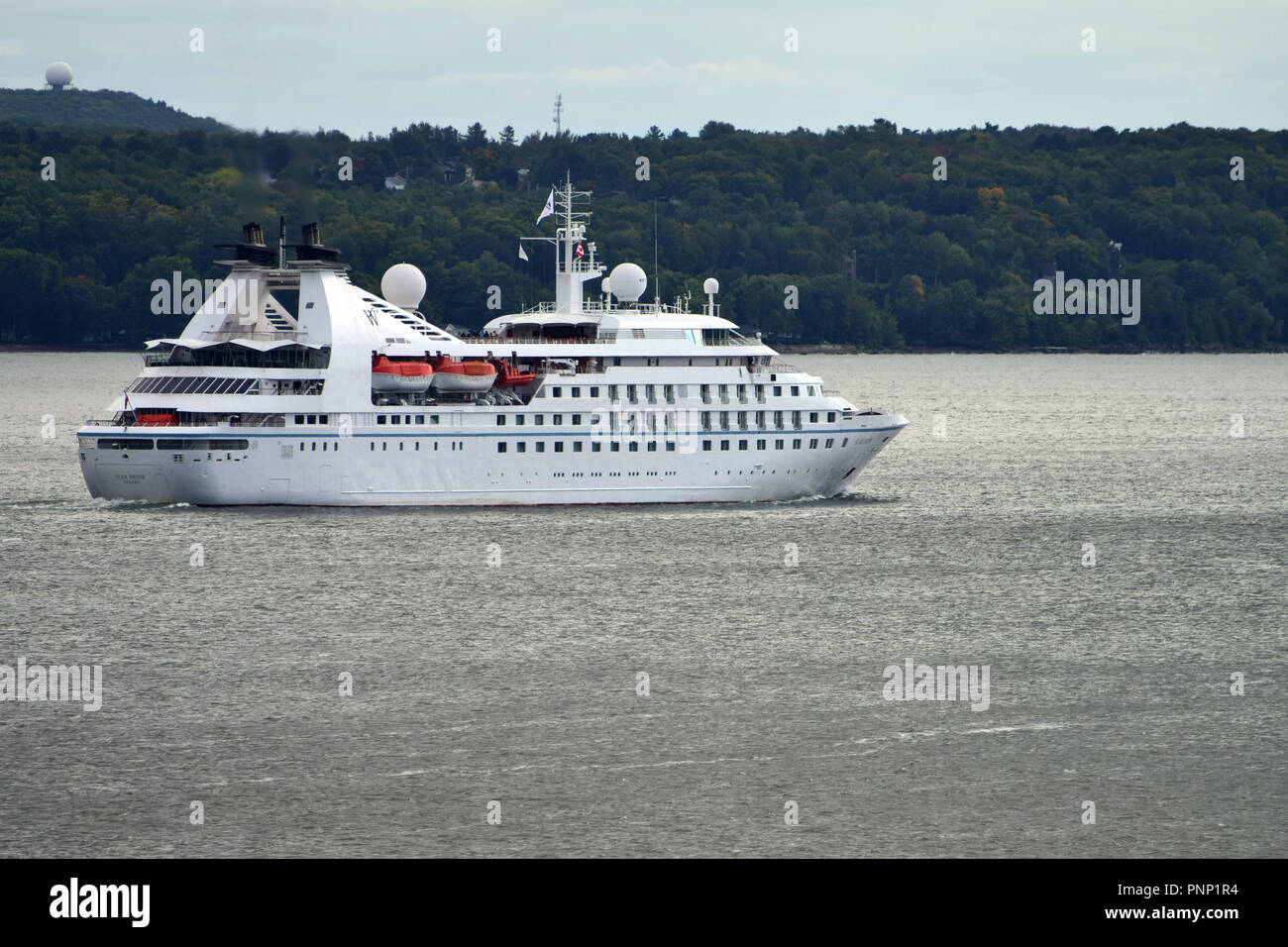 Star pride cruise ship hi-res stock photography and images - Alamy
