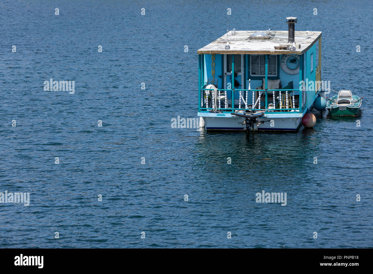 A barge house floating in the water Stock Photo - Alamy