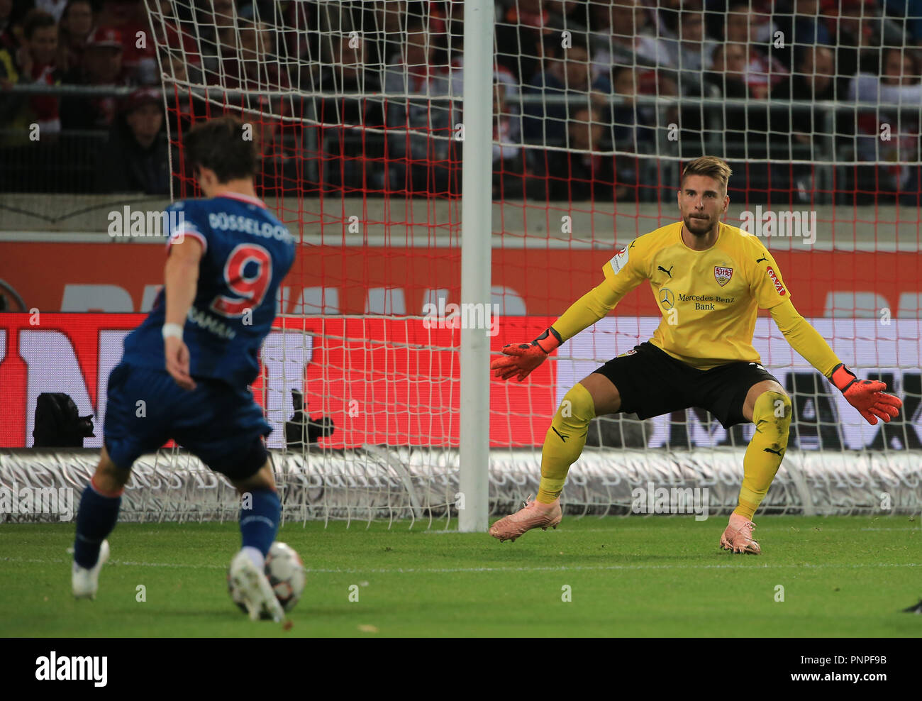 Stuttgart, Germany. 21st Sep, 2018. Stuttgart's Goalkeeper Ron-Robert ...