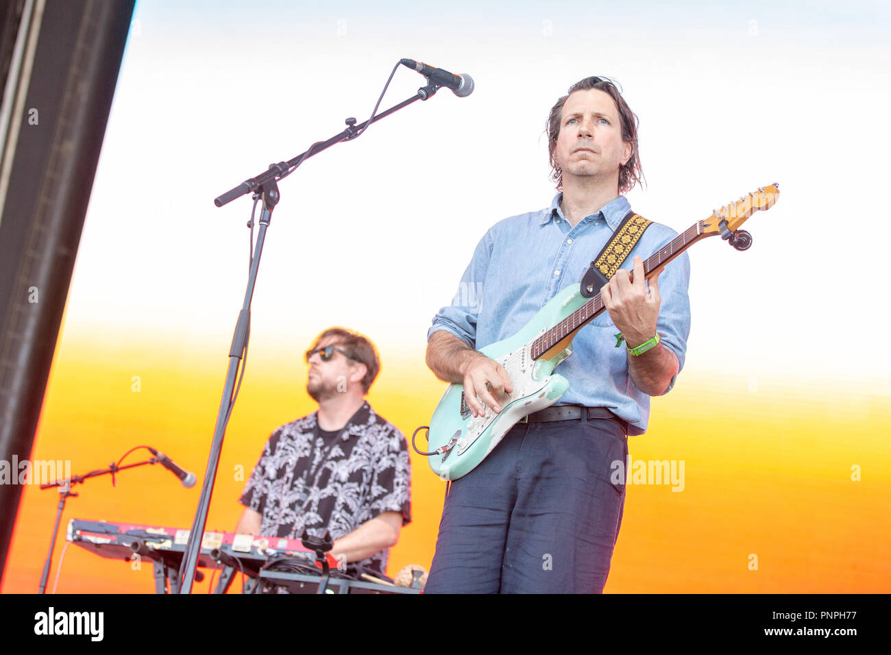 Poolside band hi-res stock photography and images - Alamy