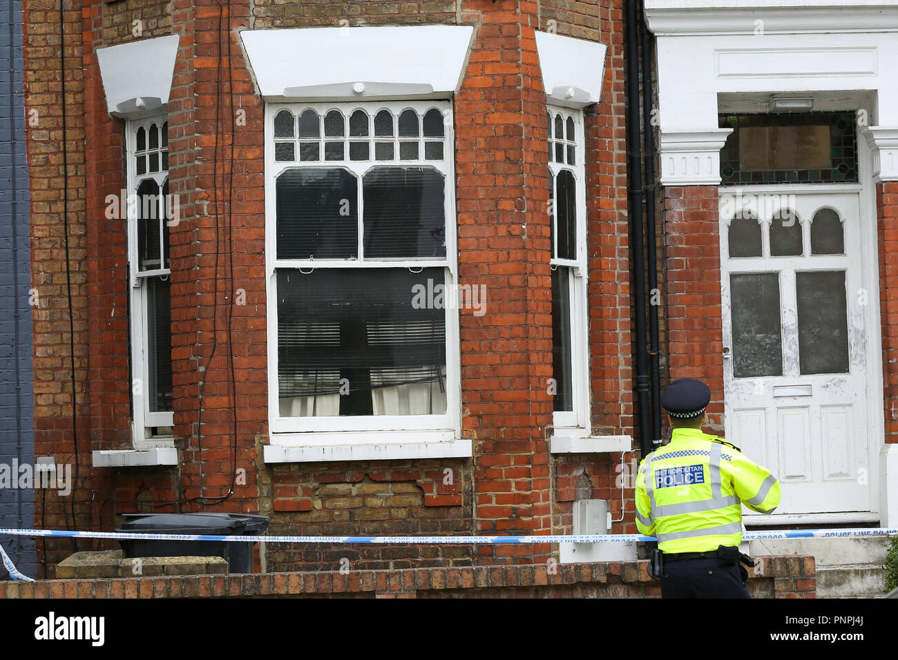 London, UK. 22nd Sept 2018. Police at the crime scene at Stamford Hill ...