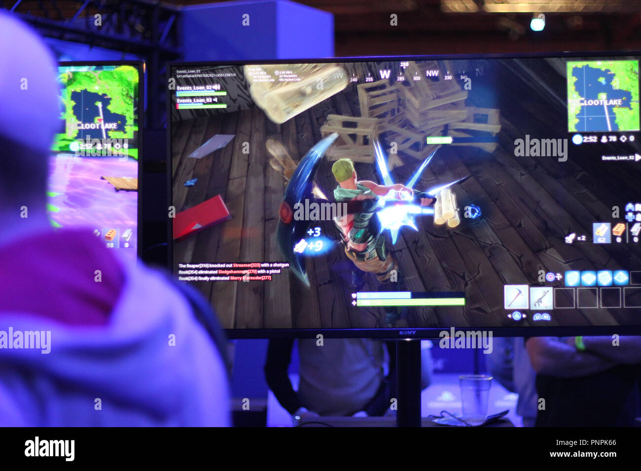 Fortnite video game hi-res stock photography and images - Alamy