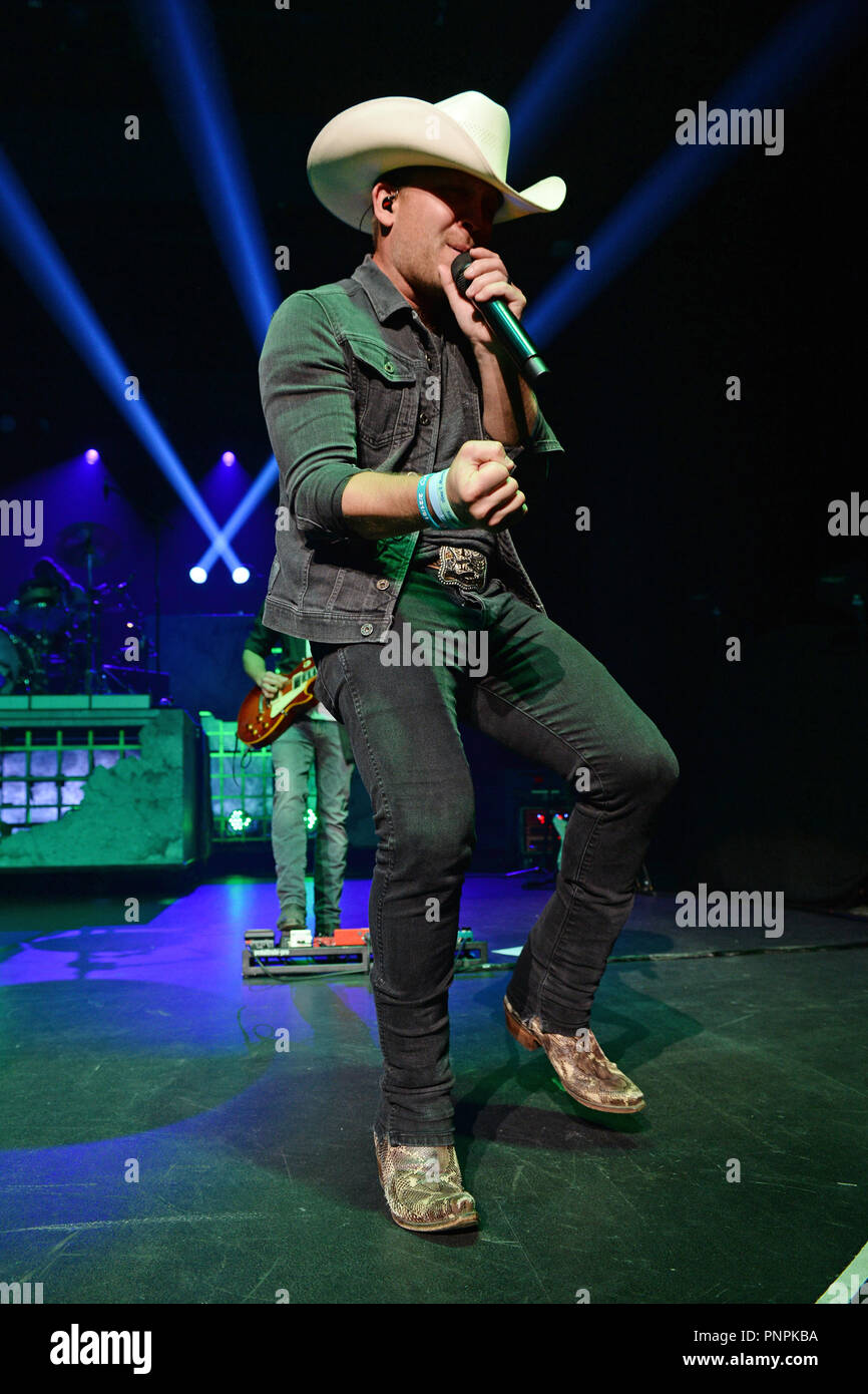 Boca Raton. 21st Sep, 2018. Justin Moore performs during the MSD ...