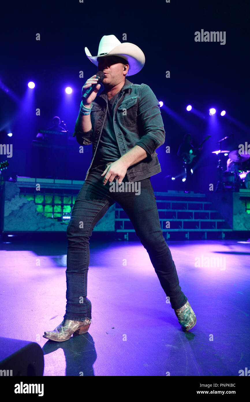 Justin moore concert hi-res stock photography and images - Alamy