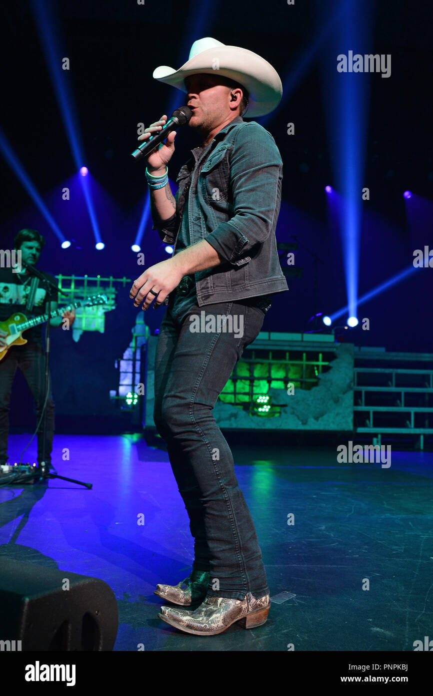 Justin moore concert hi-res stock photography and images - Alamy