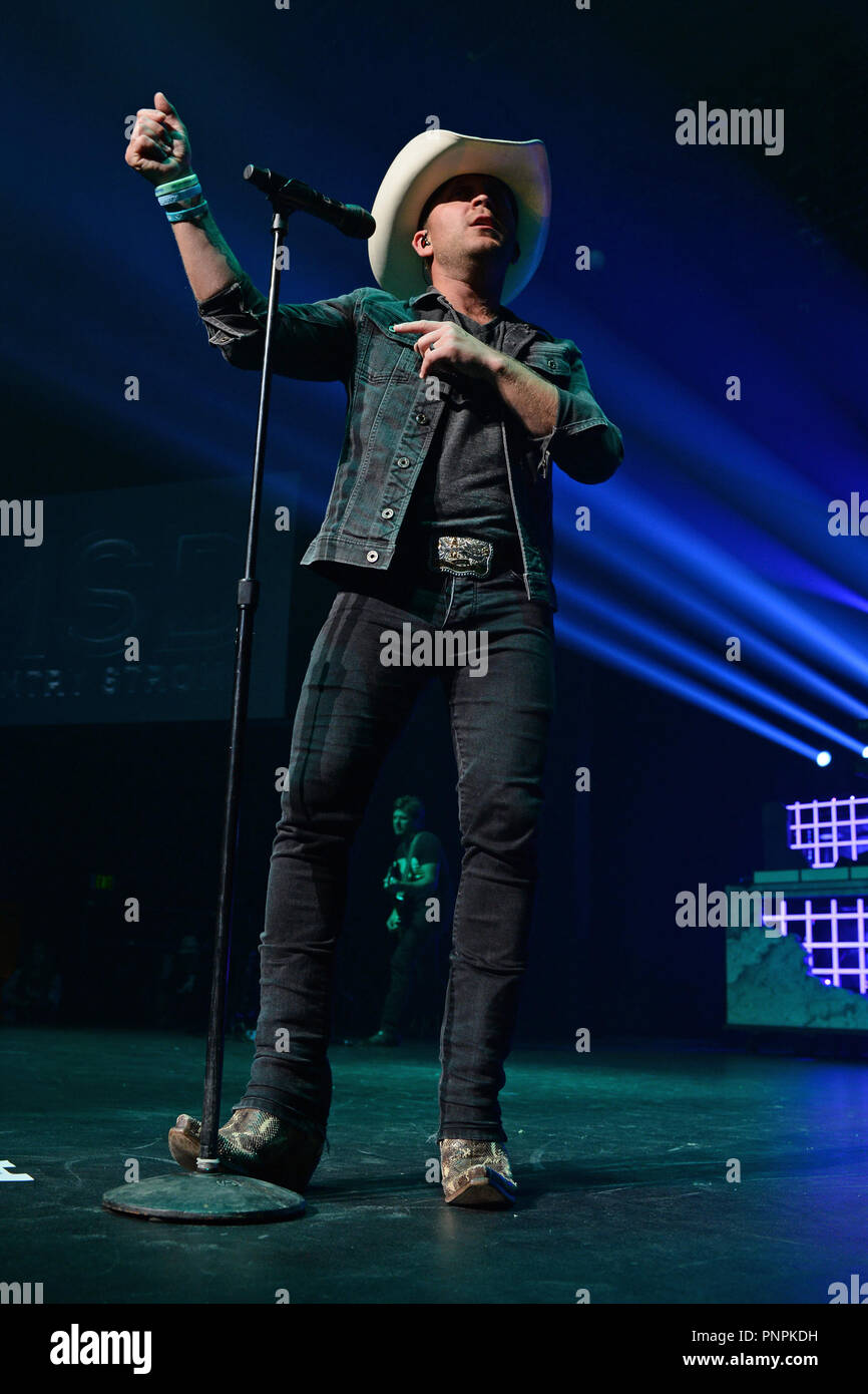 Justin moore concert hi-res stock photography and images - Alamy