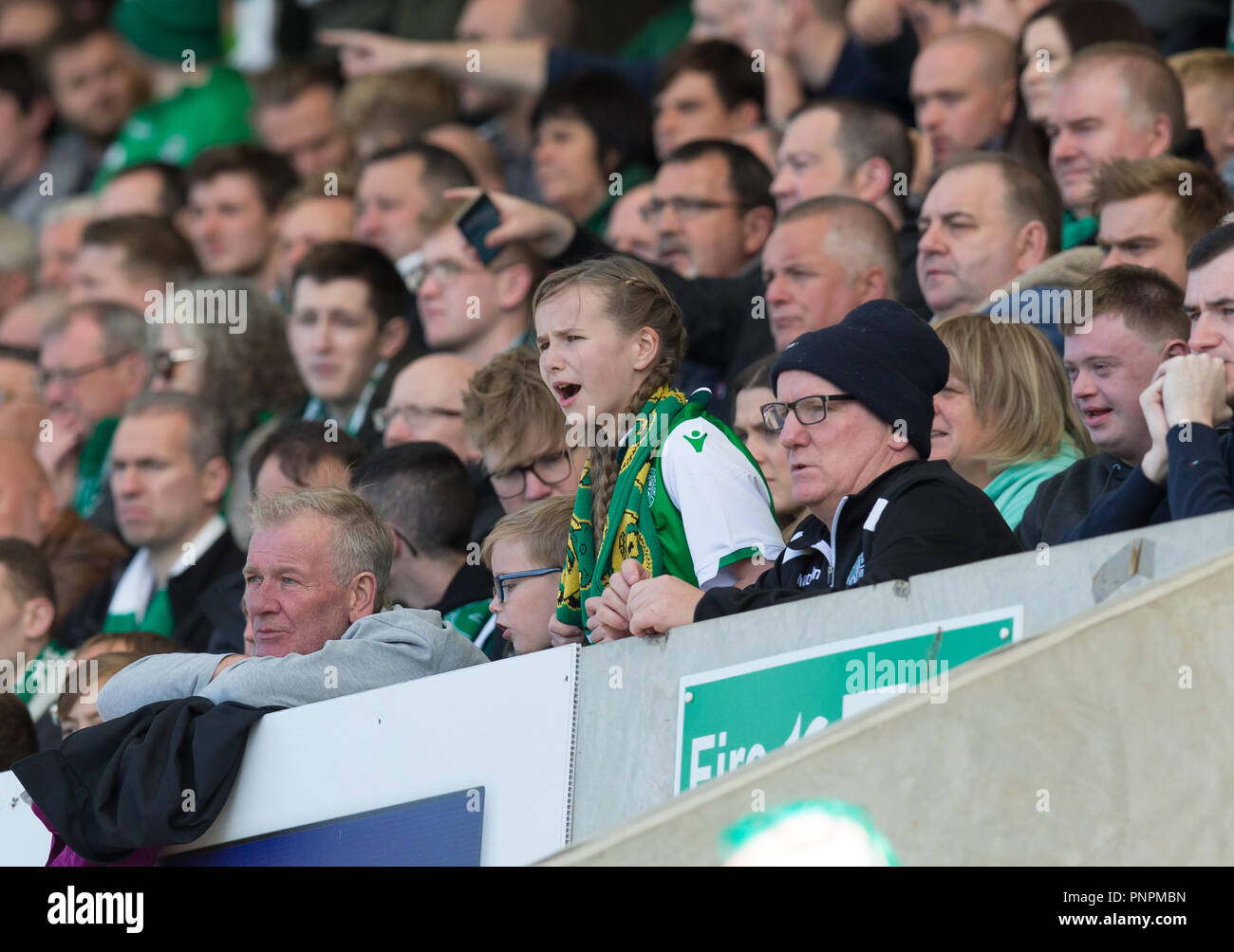 Hibs fans hi-res stock photography and images - Alamy
