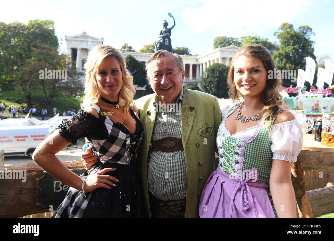 Munich, Bavaria. 22nd Sep, 2018. Simona Weiss (left to right), her ...