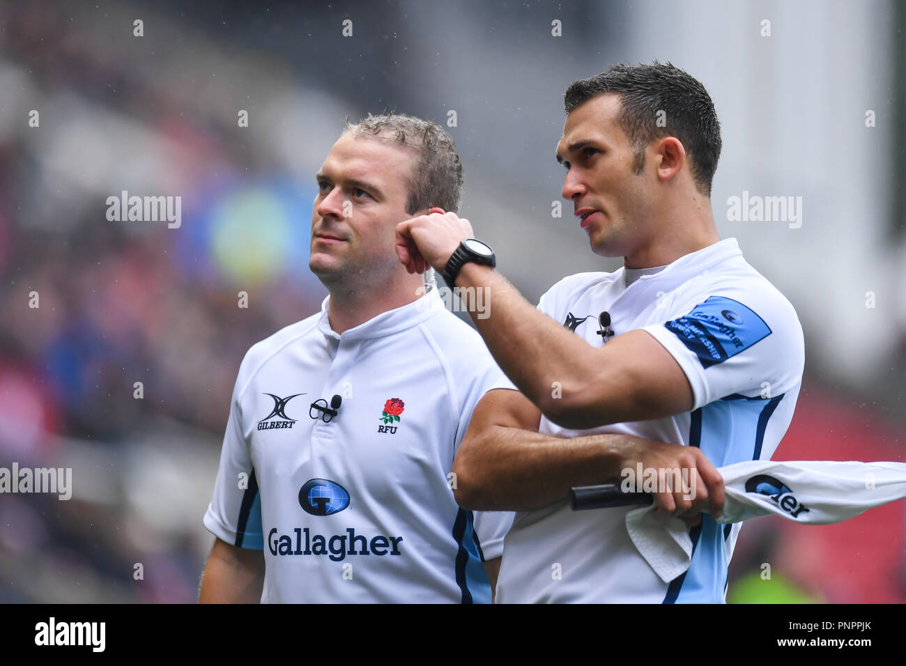 Ball referees assistant line hi-res stock photography and images - Alamy