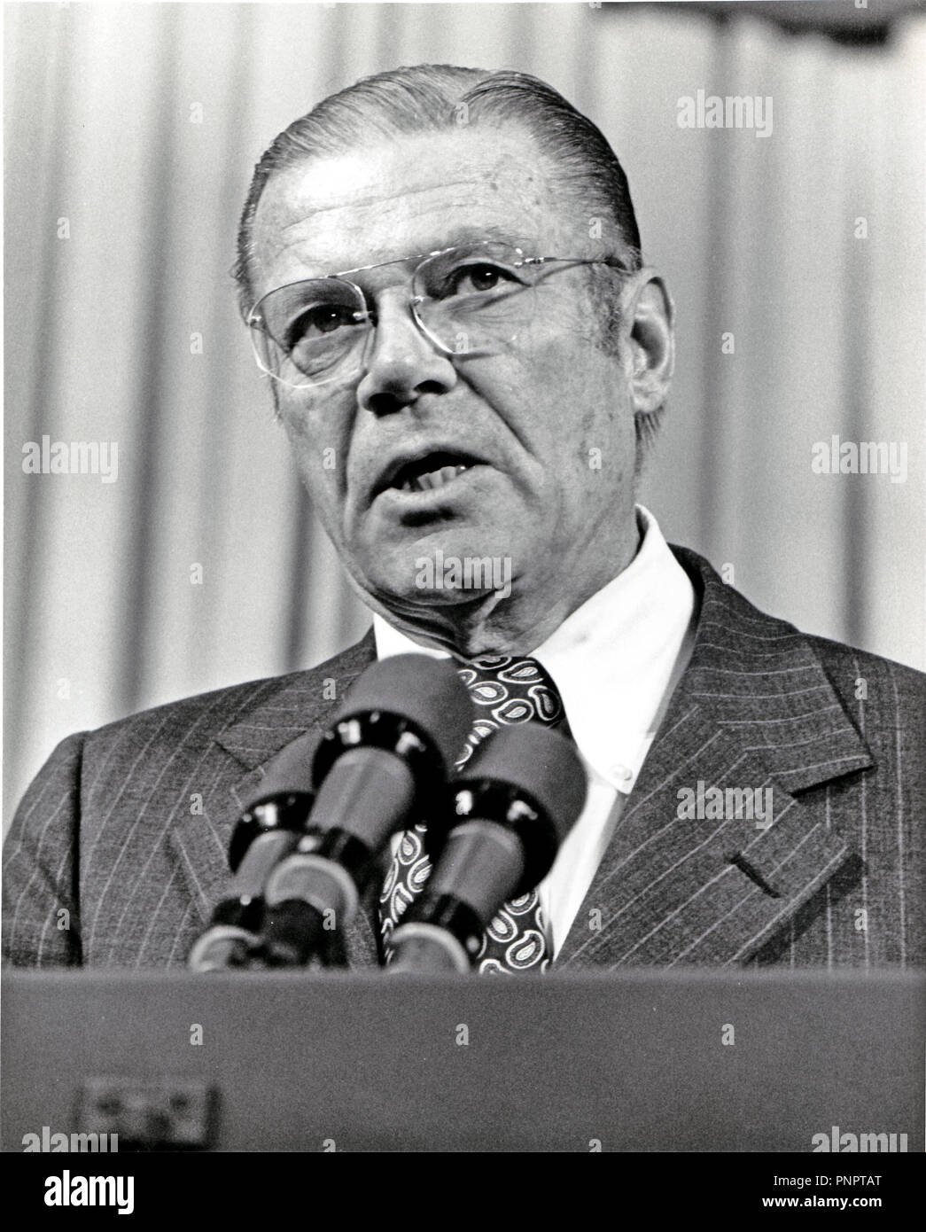 Robert mcnamara vietnam hi-res stock photography and images - Alamy
